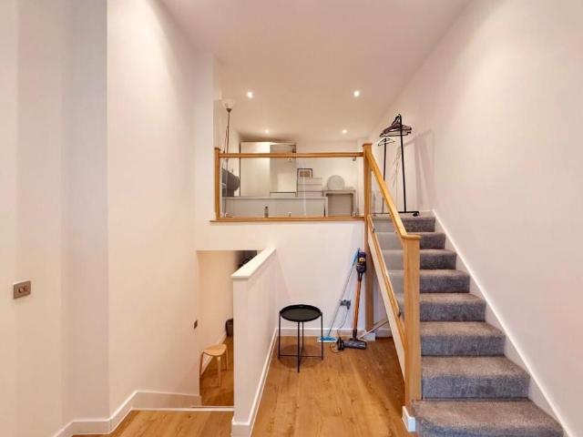 Warstone Lane, Birmingham B18, 2 bed flat to rent, £1,000 pcm | PrimeLocation
