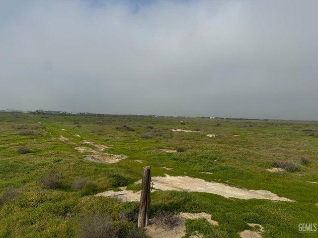 Wasco Pond Rd, Delano, CA 93215