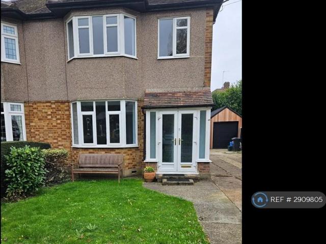 Wash Road, Brentwood, CM13 3 bed semi detached house to rent £1,950 pcm £450 pw