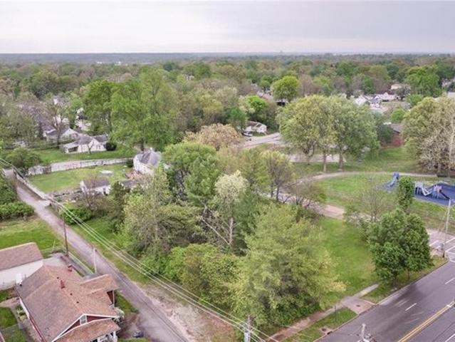 Washington Ave, Alton, IL 62002