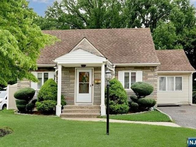 Washington Ave, Elmwood Park, Home For Sale