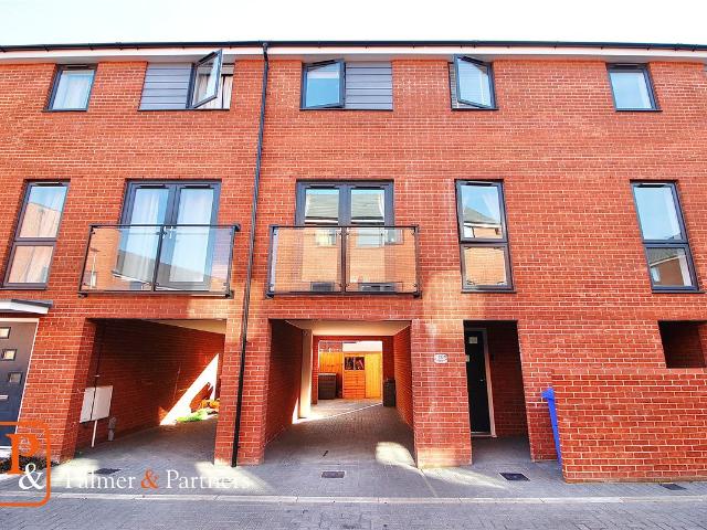 Washington Close, Ipswich IP2, 3 bed terraced house to rent, £1,400 pcm | PrimeLocation