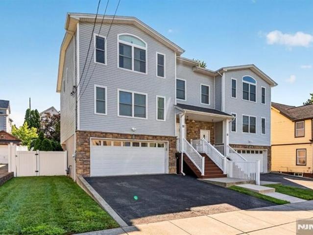 Washington Pl Unit A, Garfield, Home For Sale