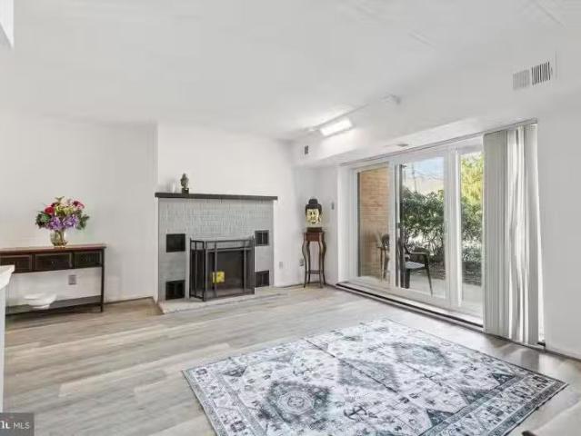 Washington Pl #12, CHESTERBROOK, PA 19087