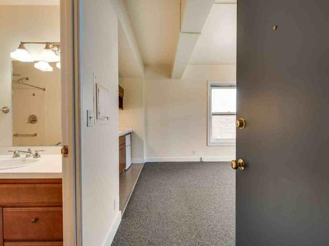 Washington Plaza Apartments 1 Bedroom Apartment for Rent at 1129 Sw Washington St, Portland, OR 97205 Downtown Portland