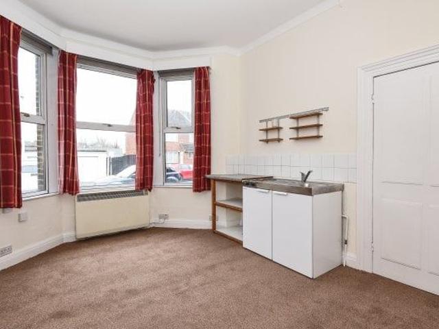 Washington Road, South Woodford, E18, Property for rent