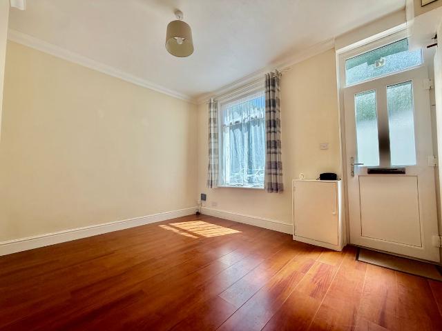 Washington Road, Portsmouth PO2, 2 bed property to rent, £1,250 pcm | PrimeLocation