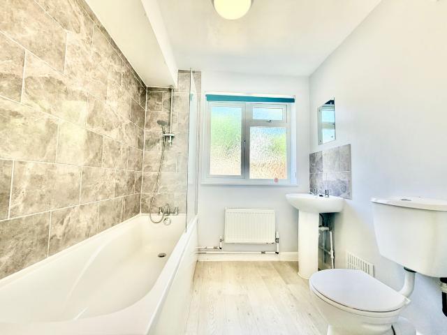 Washington Road, Portsmouth PO2, 2 bed property to rent, £1,300 pcm | PrimeLocation