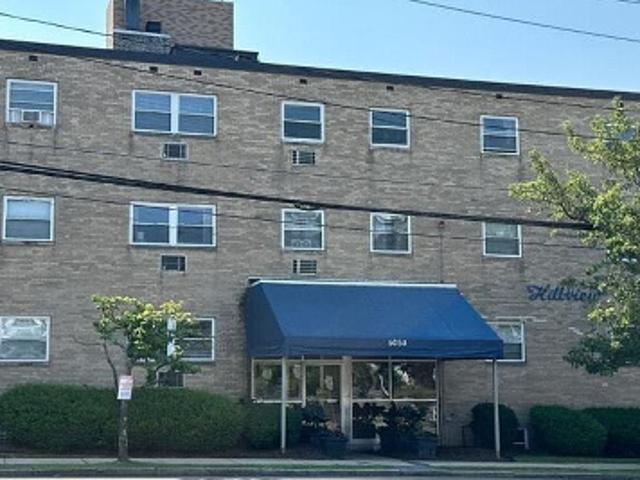 Washington St Apt