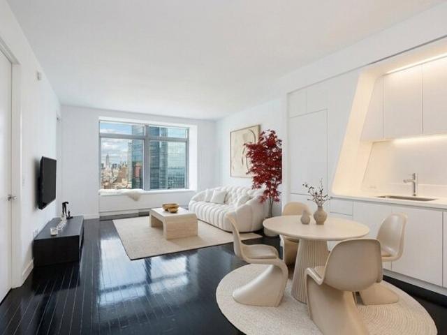 Washington St Apt D, New York, Condo For Sale
