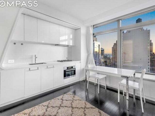 Washington St Apt H, Manhattan, Condo For Sale