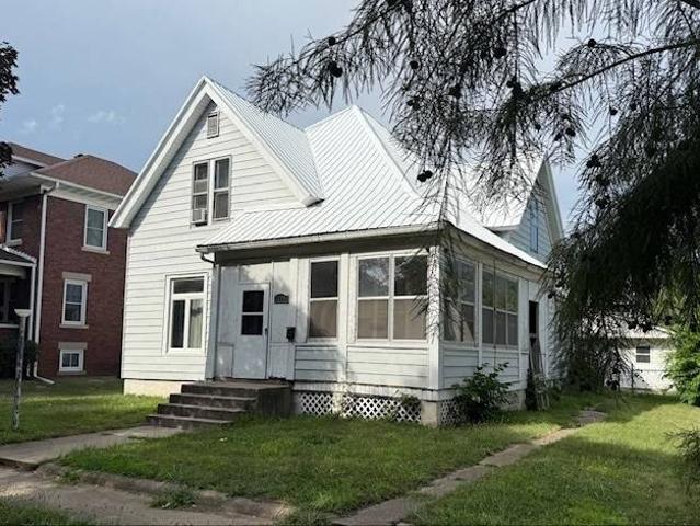 Washington St, Beardstown, Home For Sale
