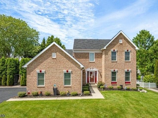 Washington Valley Dr, Greenwich Township, Home For Sale