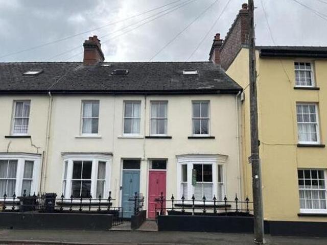 Watton, Brecon, 4 Bedroom Terraced