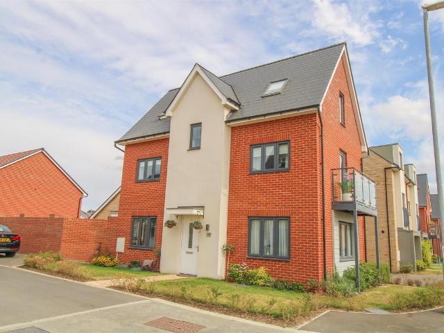Wattle Road, Gilden Park, Old Harlow CM17, 4 bed detached house to rent, £2,750 pcm | PrimeLocation