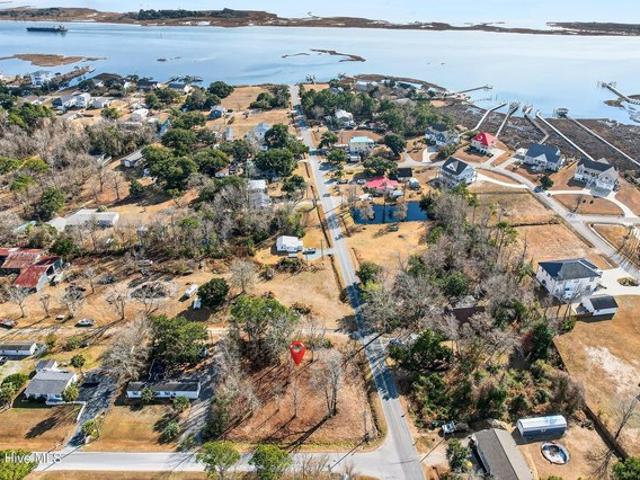 Watts Landing Rd, Hampstead, NC 28443