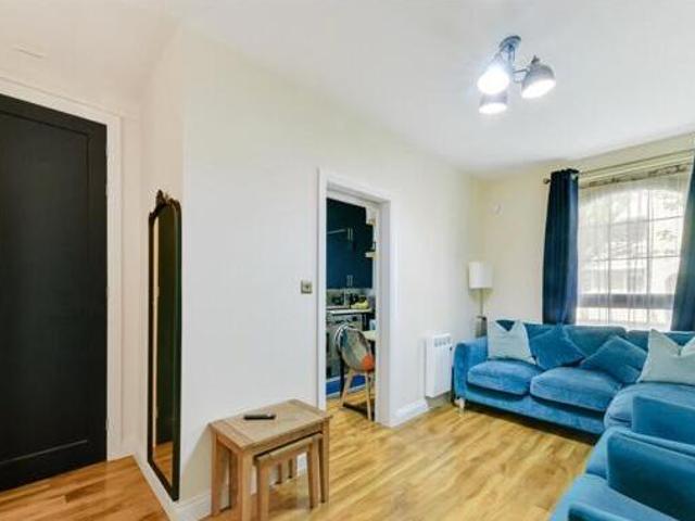 Watts Street, London, 1 Bedroom Apartment
