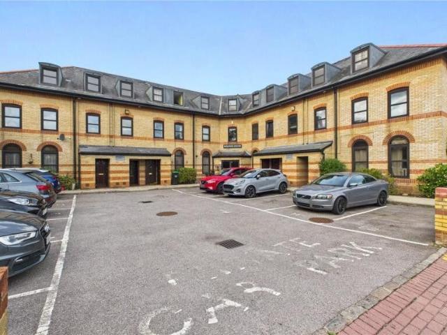 Watchetts Road, Camberley GU15, 1 bed flat to rent, £1,250 pcm | PrimeLocation