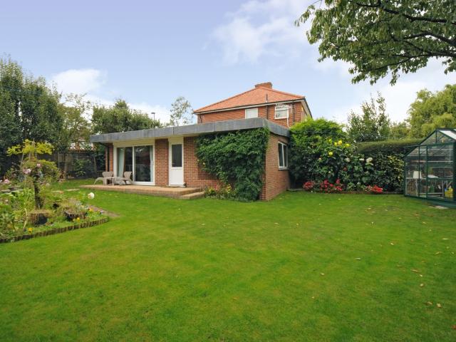 WATER & BROADBAND BILLS IN RENT Lovely one bedroom annexe available TO LET in Greenford
