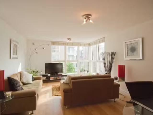 Water Gardens Square, London, SE16 6RF