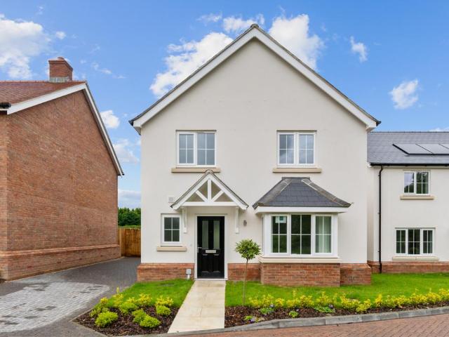 Water Lane, Haverhill CB9 4 bed detached house to rent £2,250 pcm £519 pw