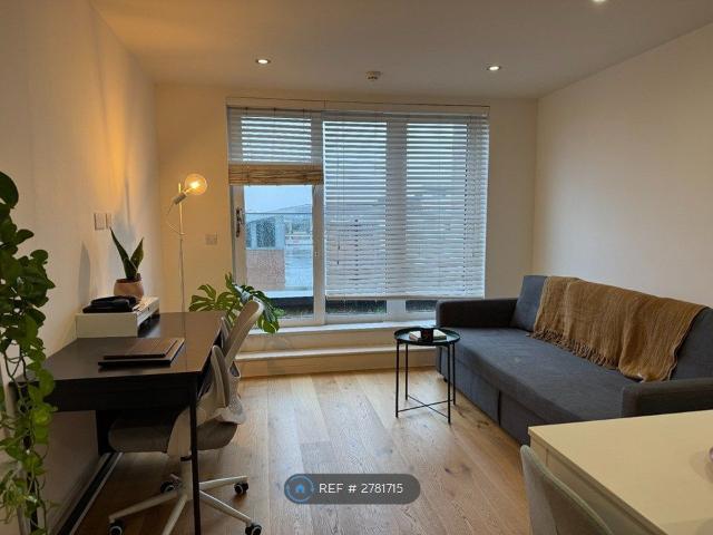 Water Lane, Kingston Upon Thames KT1, 1 bed flat to rent, £1,800 pcm | PrimeLocation