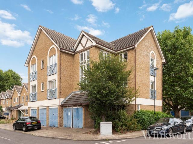 Water Lane, London SE14, 1 bed flat to rent, £1,650 pcm | PrimeLocation
