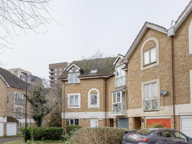 Water Lane, London SE14, 1 bed flat to rent, £1,700 pcm | PrimeLocation