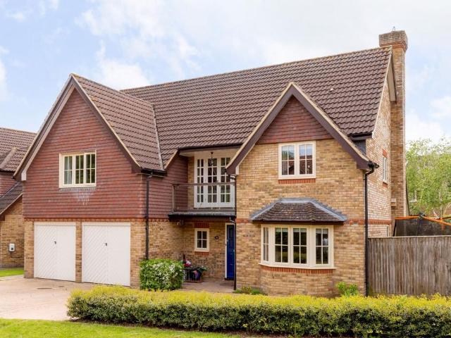 Water Meadow Way, Aylesbury HP22 5 bed detached house to rent £2,950 pcm £681 pw