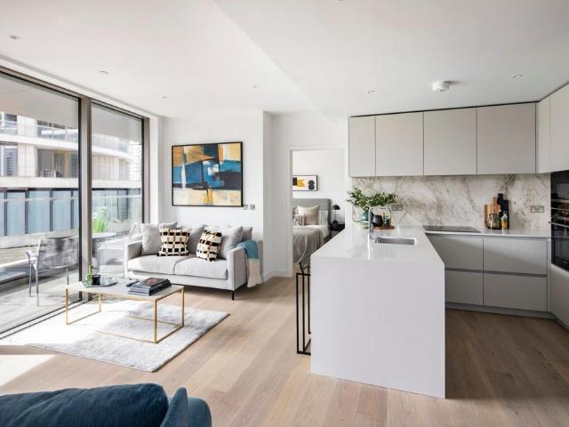 Water Street, London, E14 2 bed flat to rent £4,075 pcm £940 pw
