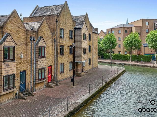 Waterman Way, London E1W, 1 bed flat to rent, £1,850 pcm | PrimeLocation