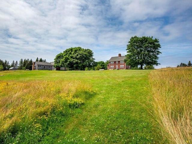 Waterman Farm Rd, North Haven, Home For Sale