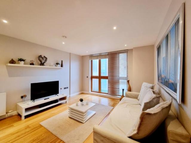 Watermans Place 3 Wharf Approach. 1 bed apartment to rent £1,195 pcm £276 pw