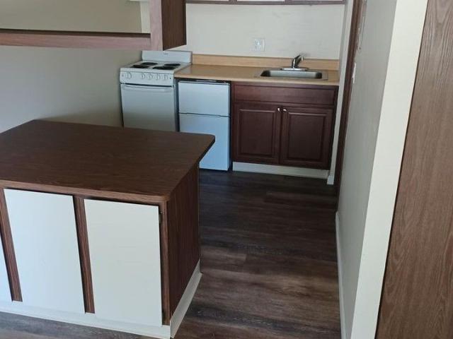 Waterbury Estates 2 Bedroom Apartment for Rent at 110 Waterbury Ct, Westland, MI 48186 Westland