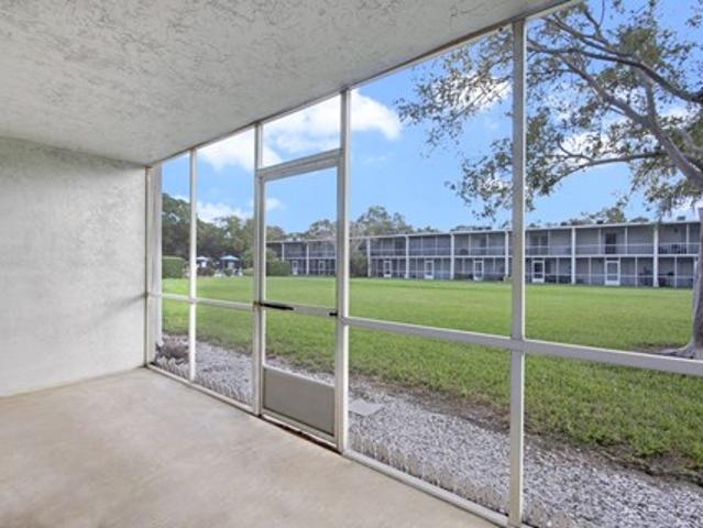 Waterchase Apartments Islander