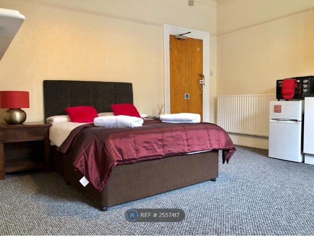 Waterden Road, Guildford GU1, Room to rent, £716 pcm | PrimeLocation