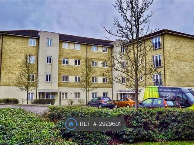Waterfall Close, Hoddesdon EN11, 2 bed flat to rent, £1,400 pcm | PrimeLocation
