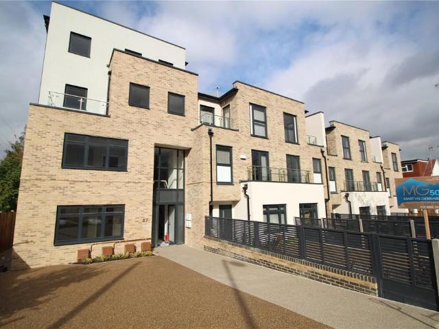 Waterfall Road, New Southgate, N11 2 bed apartment to rent £2,100 pcm £485 pw