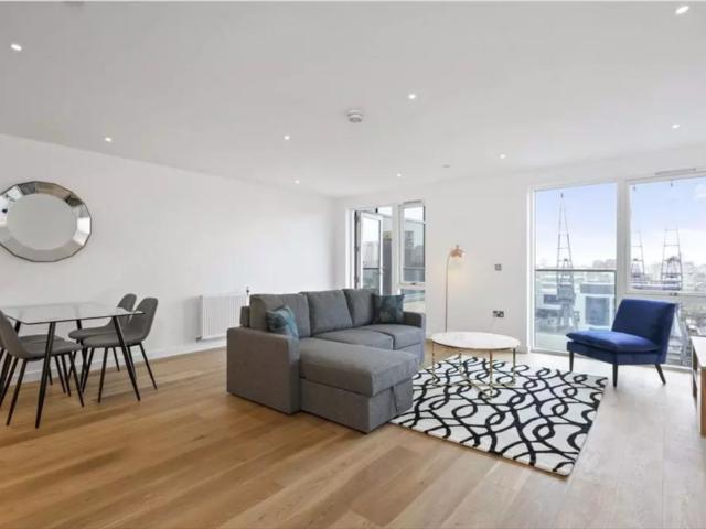 Waterford Court, Turnberry Quay, E14 2 bed apartment to rent £3,200 pcm £738 pw