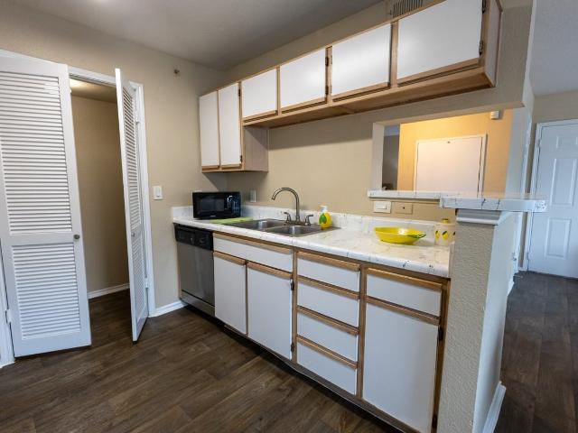Waterford at Valley Ranch 3 Bedroom Apartment for Rent at 151 Cowboys Pkwy, Irving, TX 75063 Valley Ranch