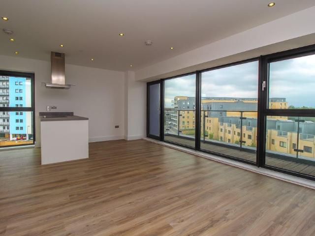 Waterford House, Cardiff CF11 2 bed flat to rent £1,600 pcm £369 pw