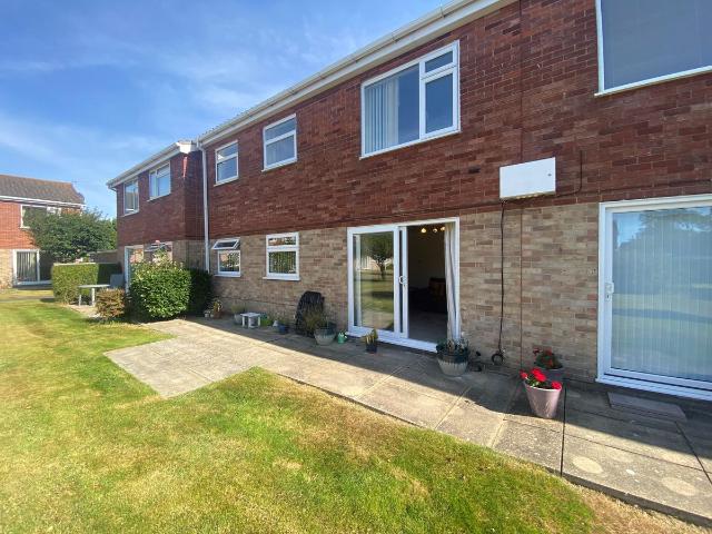 Waterford Road, Christchurch BH23, 2 bed flat to rent, £1,200 pcm | PrimeLocation