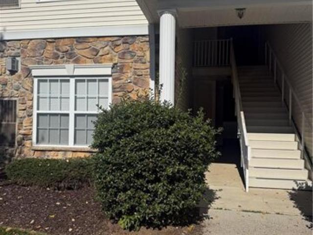 Waterford Ter, Williams Township, Flat For Sale