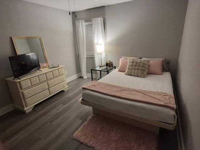 Waterfront Apartment with Cozy Room for Rent