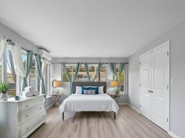 Waterfront Back Room for Rent_Direct Hot Tub Acce