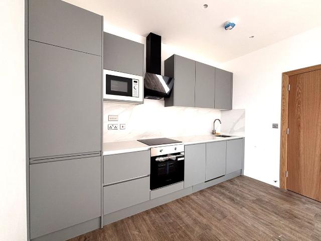Waterfront, Fleet, Hampshire GU51, 1 bed property to rent, £1,275 pcm | PrimeLocation