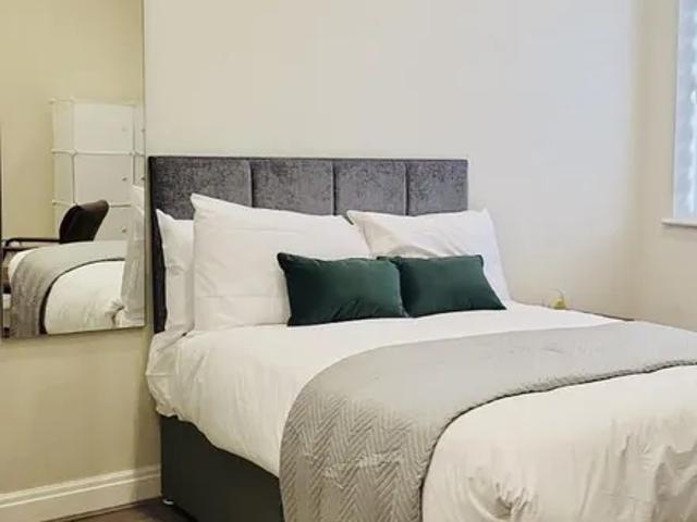 Waterfront House, 20 Lombard Road, London, SW11 3RJ, United Kingdom | 1 bed apartment for rent #139267263 | Rentberry