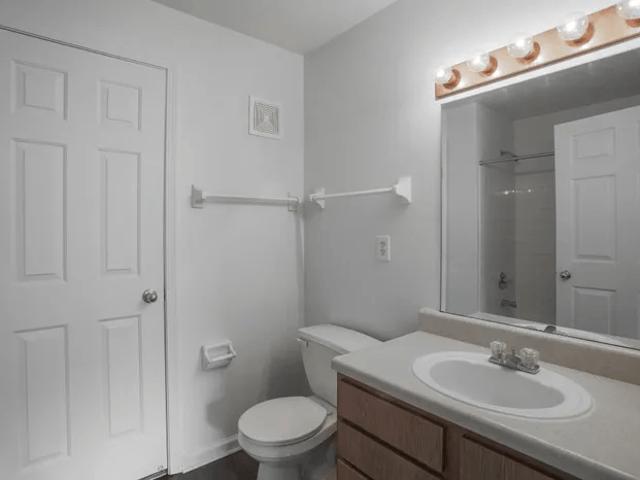 Waterfront Pointe 1 Bedroom Apartment for Rent at 3015 Rolling Dunes Dr, Indianapolis, IN 46214 Key Meadows