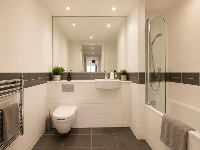 Waterfront Walk, Birmingham B1, 2 bed flat to rent, £1,500 pcm | PrimeLocation