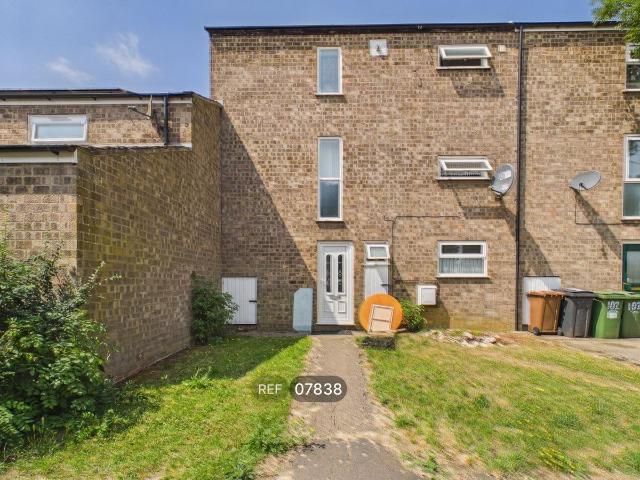 Watergall, Peterborough PE3, 4 bed terraced house to rent, £1,100 pcm | PrimeLocation